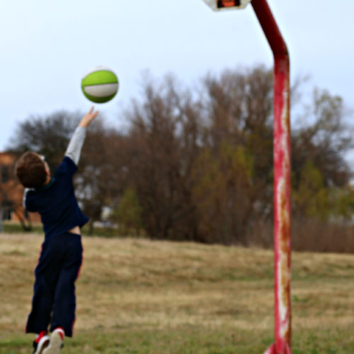 Be Prepared for Basketball Season with Nutritious Snacks!