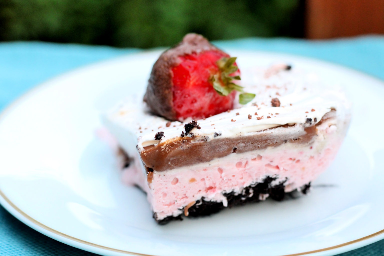 Chocolate Covered Strawberry Dessert - Delicious No Bake Lush!