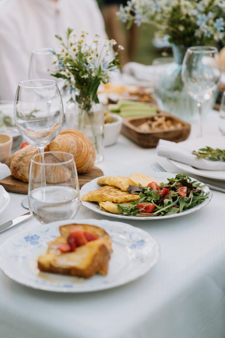 How to Host the Perfect Brunch: Tips, Recipes, and Inspiration - Ginger ...